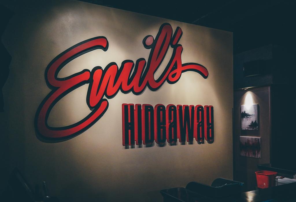 Dining at Emil’s Hideaway - Cedar Rapids Tourism Blog